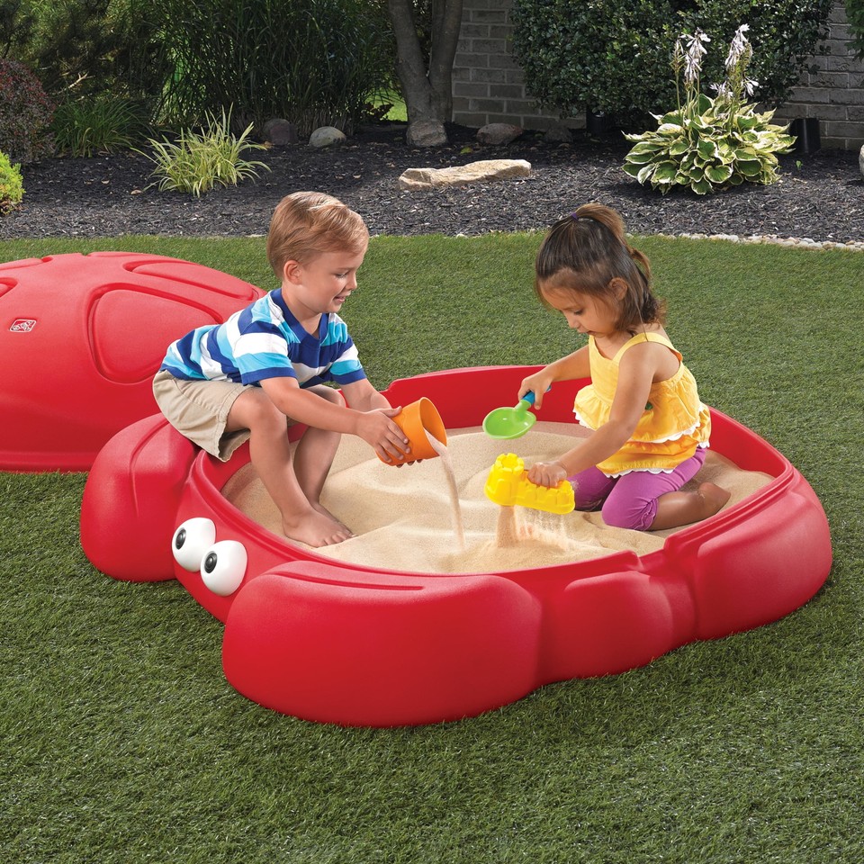 Step2 Crabbie Sandbox Red Plastic Outdoor Sandbox with Cover for Kids ...