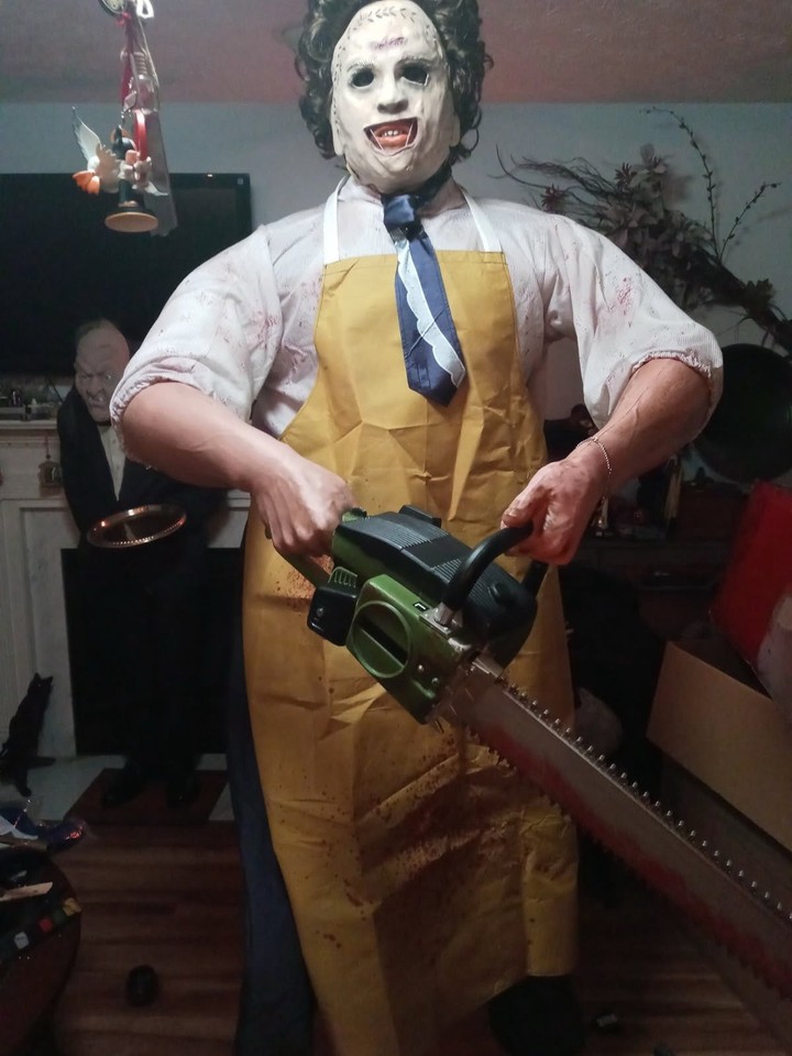 Animatronic Leatherface, 6.6ft - Texas Chainsaw Massacre Halloween W ...