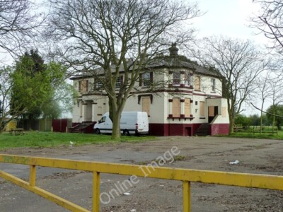 Photo 6x4 Farmhouse Tavern - another closed pub Dagenham Although the ...