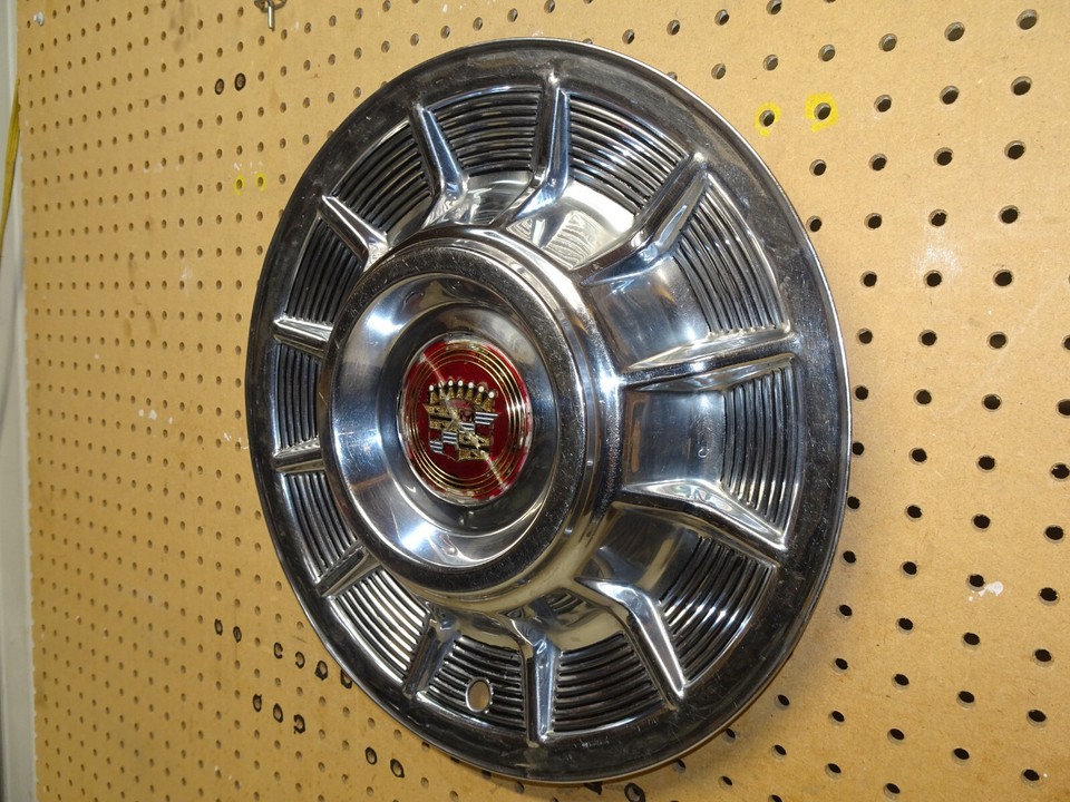 1957 Cadillac Eldorado Sombrero 57 Hubcap 15" Caddy Wheel Cover 50s ...