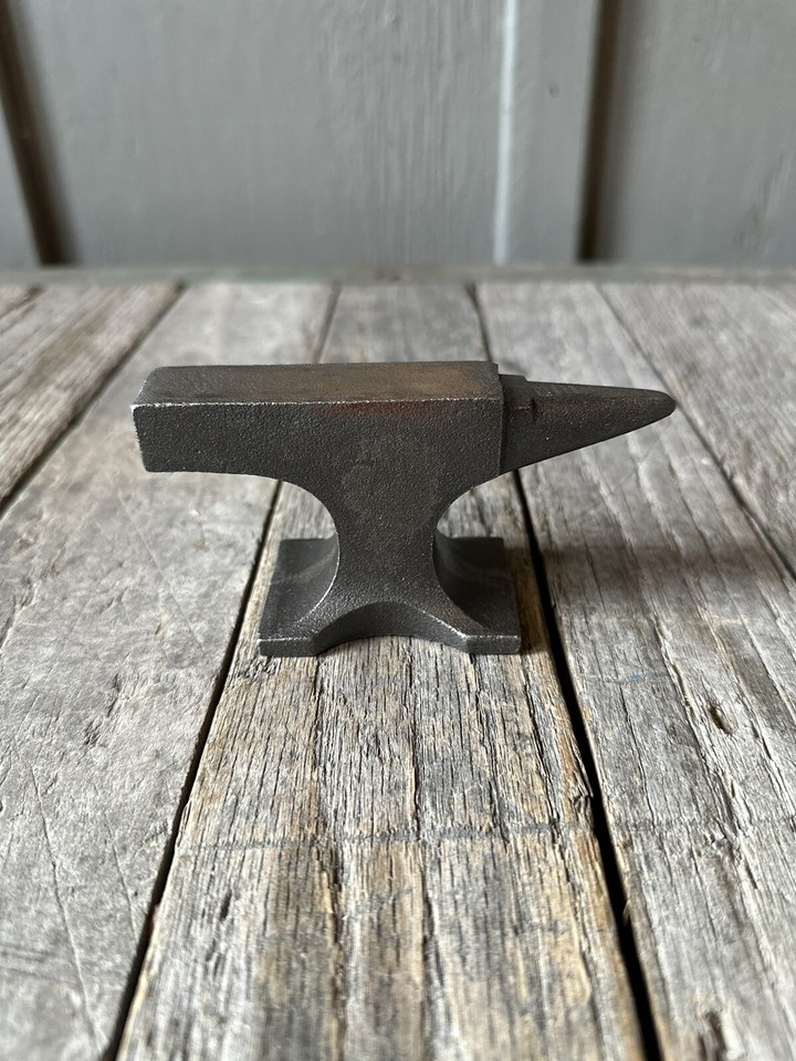 Indian Cast Iron Anvil W/ Antique Finish & Raised Letters Paperweight ...