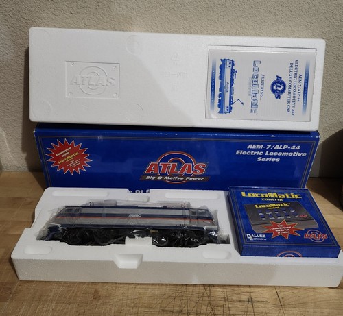 NEW GENUINE ATLAS HO SCALE AEM-7 ELECTRIC LOCOMOTIVE MARC 4902 O SCALE ...