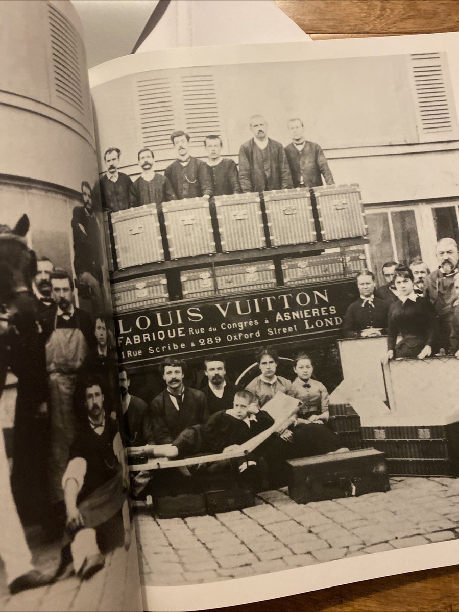Louis Vuitton LV Limited Edition THE BOOK #200 Magazine 120 Louis Vuitton LV Limited Edition THE BOOK #200 Magazine 120