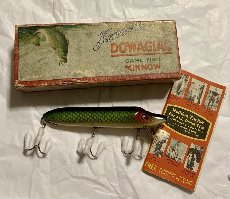 HEDDON “GREEN SCALE” DELUXE “VAMP” W/CORRECTLY MARKED-BOX ! DOWN BASS ...