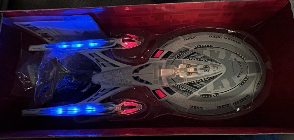 Diamond Select Art Asylum Star Trek U.S.S. Enterprise NCC-1701-E ...