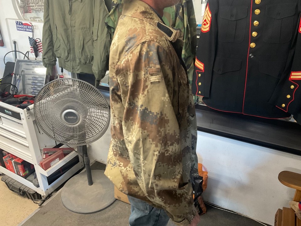 Chinese People's Liberation Army (PLA) Type 07 camo uniform jacket 180/ ...