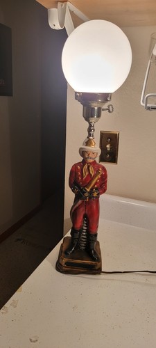 VTG 50's FIREMAN FIGURE LAMP CHALKWARE FIREFIGHTER FIREHOUSE WORKS RARE ...