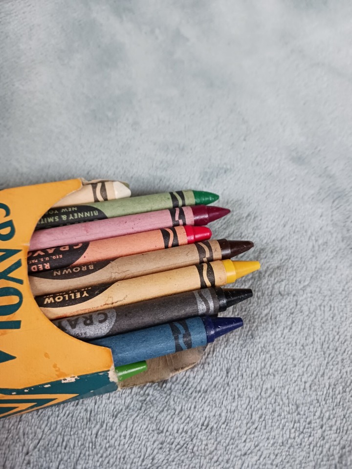 Vintage Unopened Sunset Pencil Crayons & Used Crayola No 16 Gold Medal ...