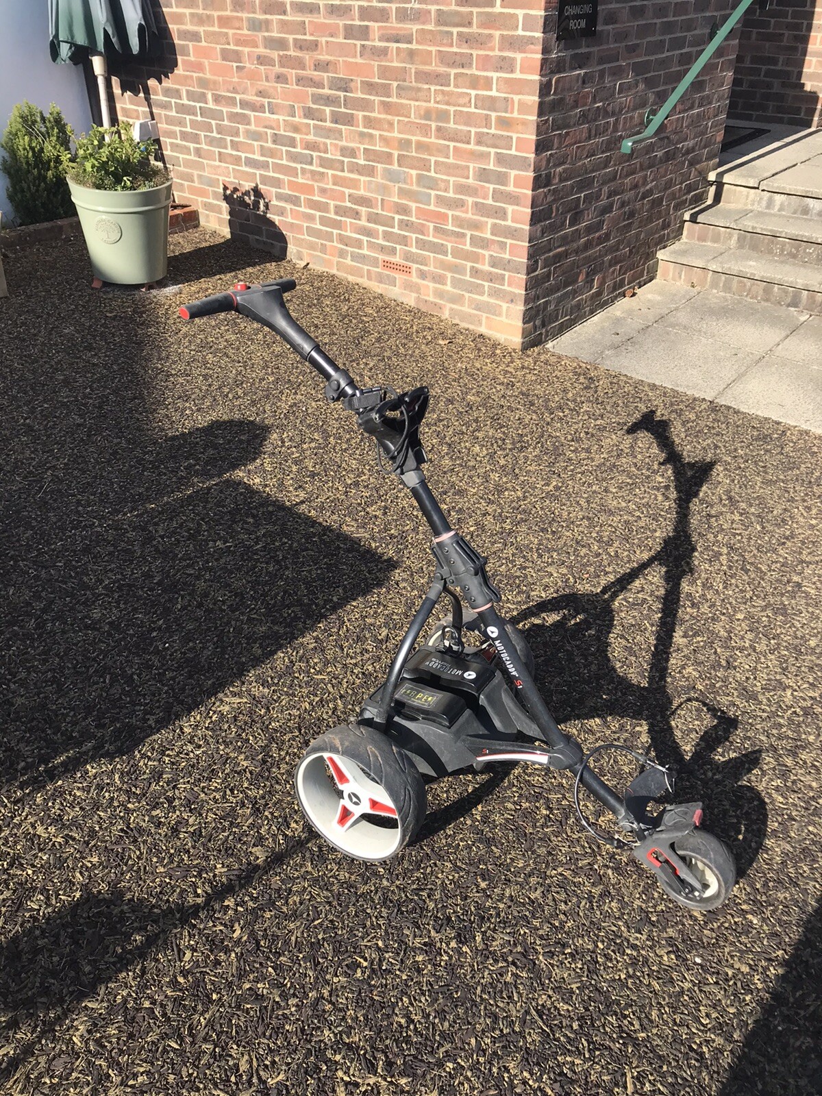 Motocaddy S1 electric golf trolley, Refurbished With 36 Hole Battery ...