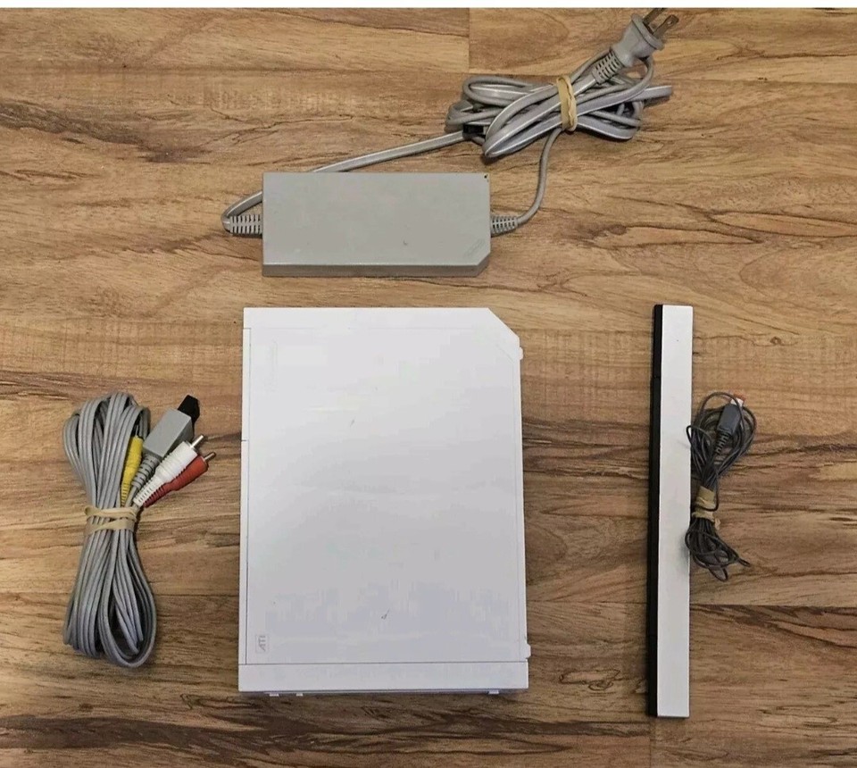 Nintendo Wii White RVL-001 Bundle -Factory Reset - Console And Cords ...