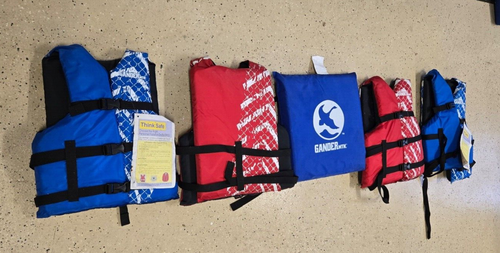 Life Jackets Adult 4 Pack & Throwable floatation Device | eBay