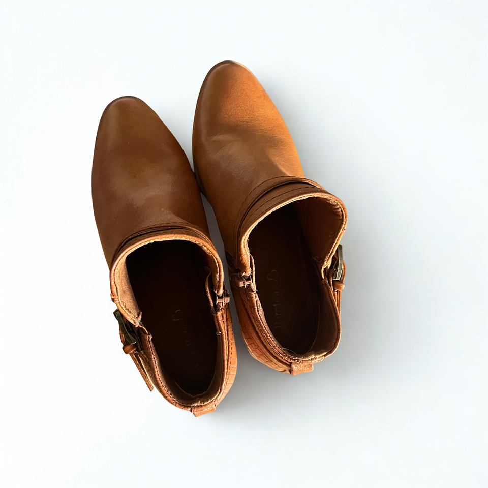 Baretraps, Women's boots, Size 8, Zippered Booties Casual , Brown b ...