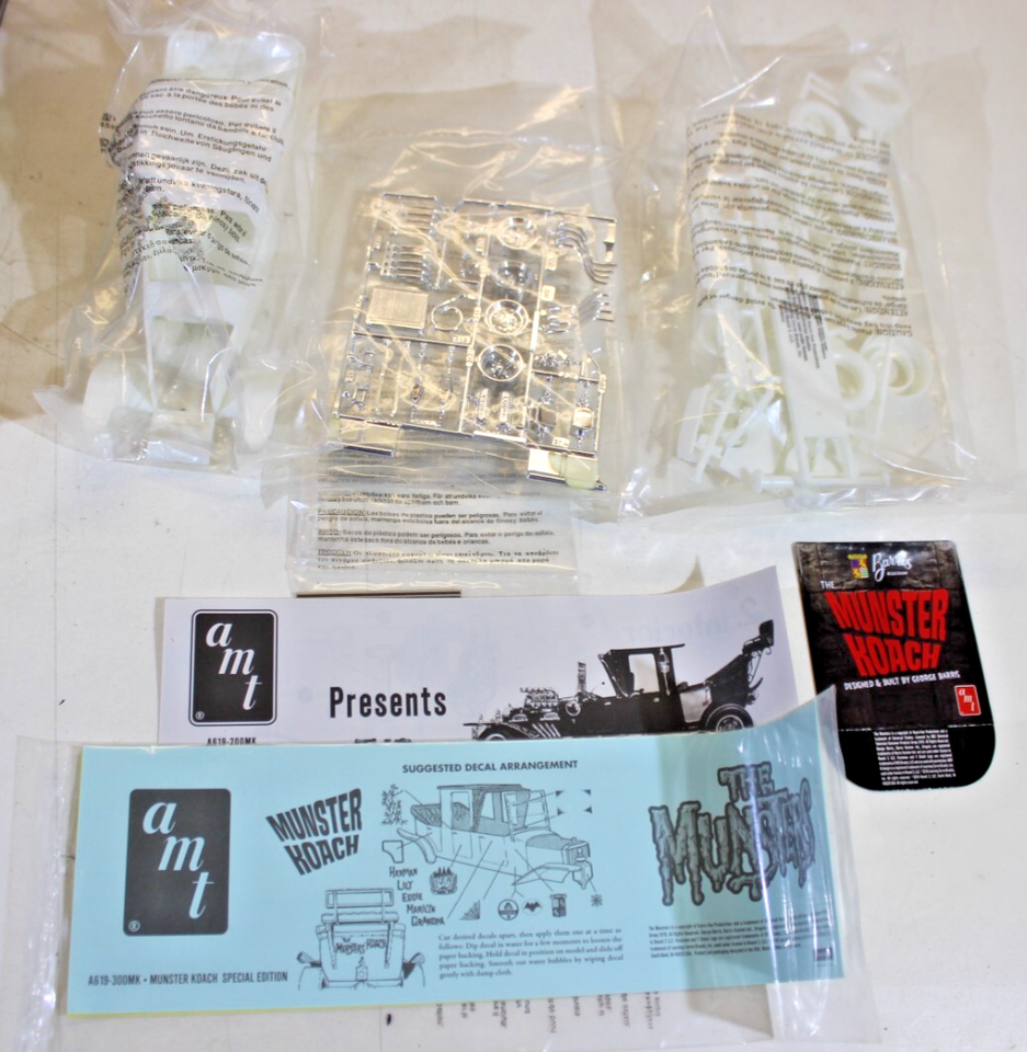 AMT MUNSTER COACH / DRAGULA COMBO 1/25 SCALE VINTAGE PLASTIC MODELKIT ...