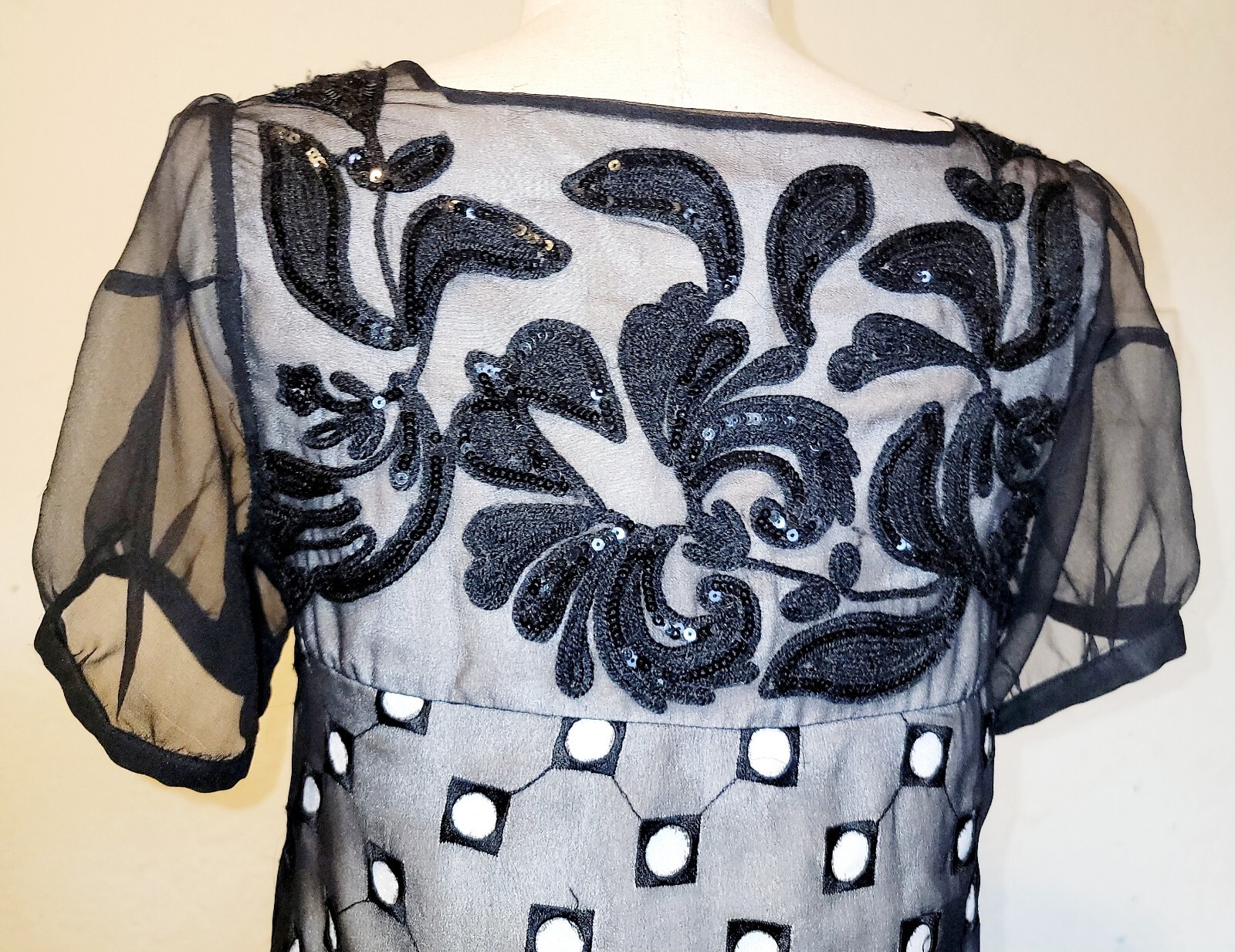 Chloe Black Short Sleeve Silk Sheath Dress Size 6 - Gem