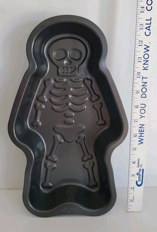 Wilton Halloween Spooky 14" Skeleton Cake Pan, Non-stick, NWOT, New ...