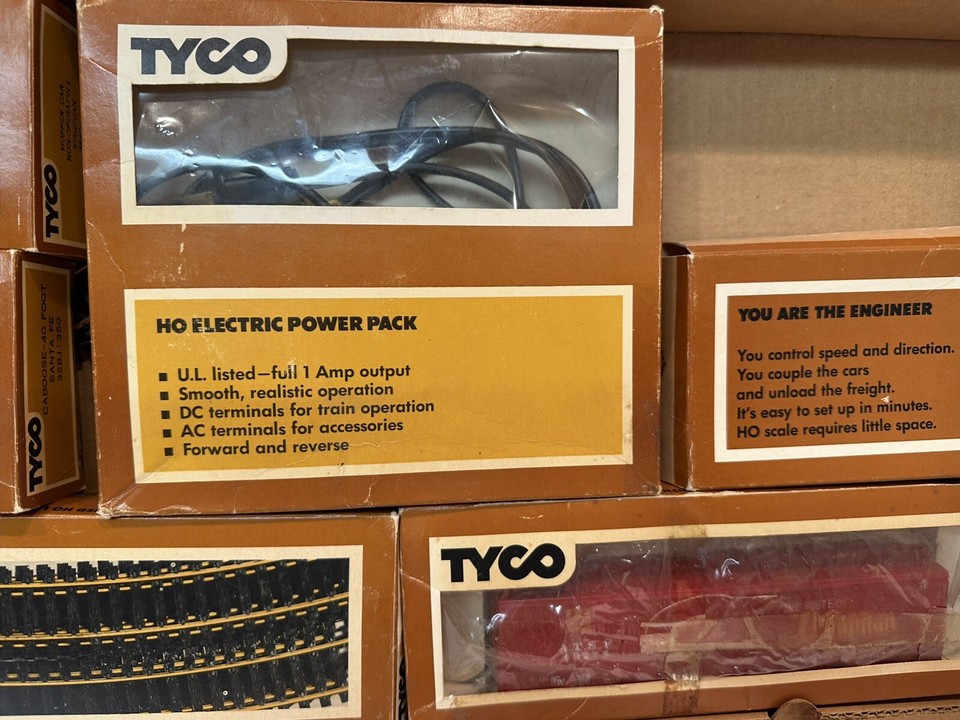 Tyco Vintage Santa Fe train set Ho With Track & Accessories Untested ...