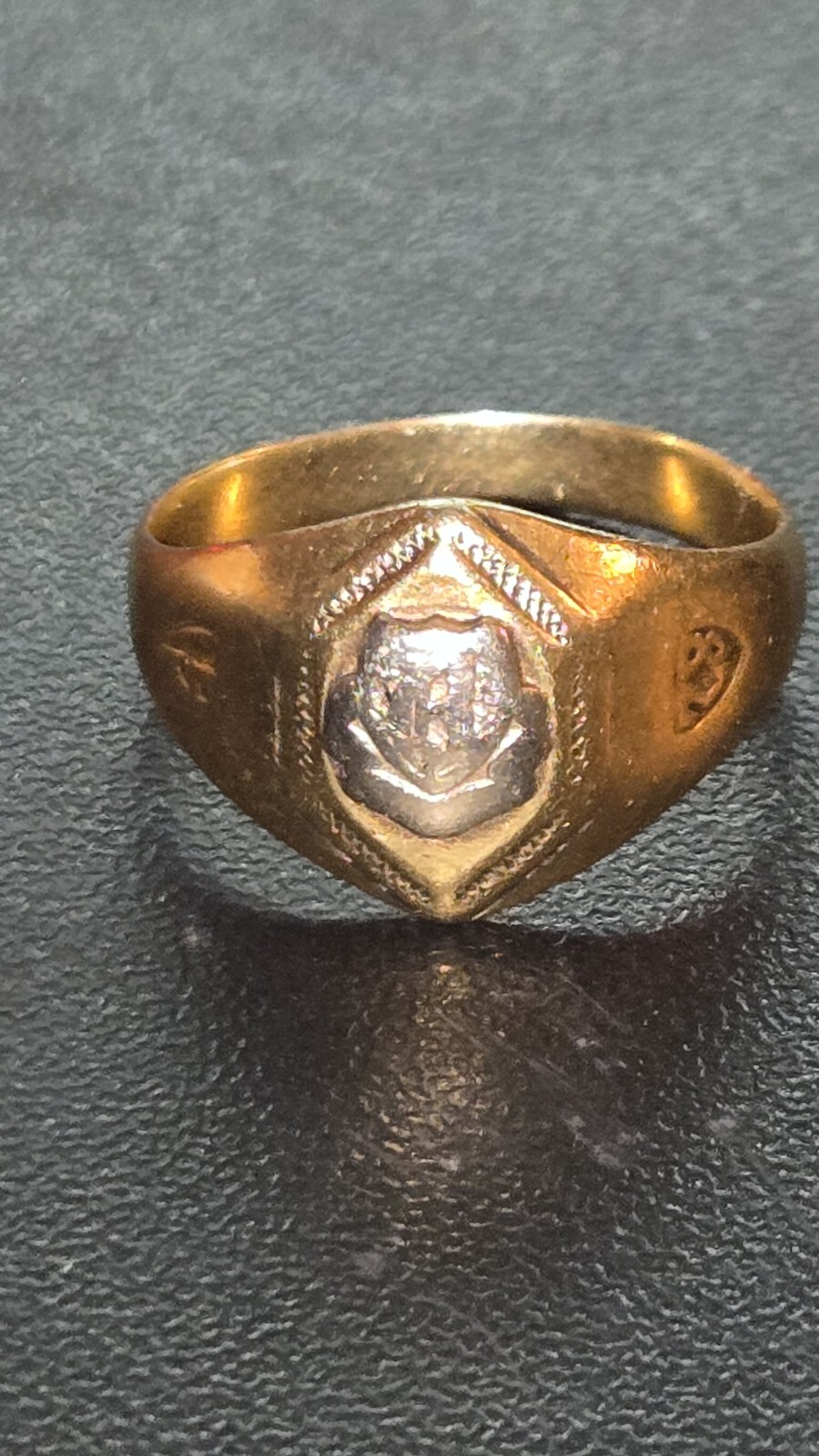 Vintage 10K Gold 1928 Class Ring - Gem