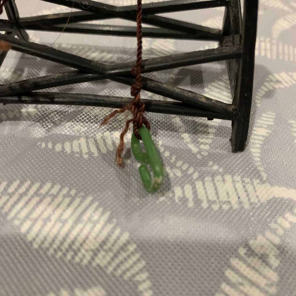 (BMH) VINTAGE 1982 REMCO CRYSTAR CRYSTAL CASTLE WENCH WITH ROPE & HOOK ...