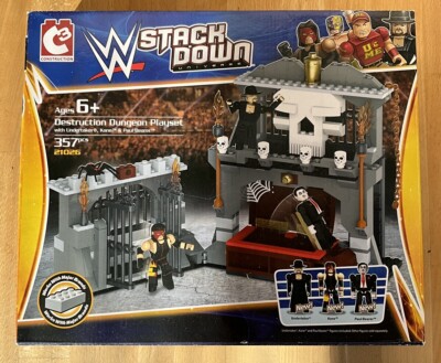 WWE Stack Down C3 Destruction Dungeon Playset (21026) Undertaker, Kane ...