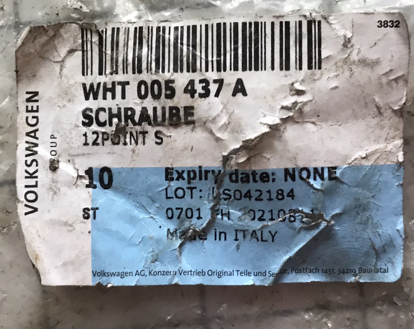 10 - WHT-005-437-A Genuine Volkswagen Axle Bolt | eBay