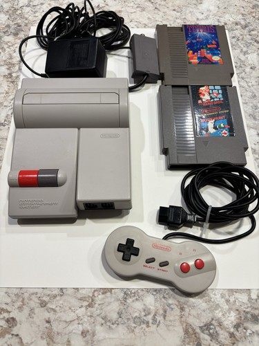 Nintendo NES-101 Top Loader Console System w/ Dogbone Controller ...