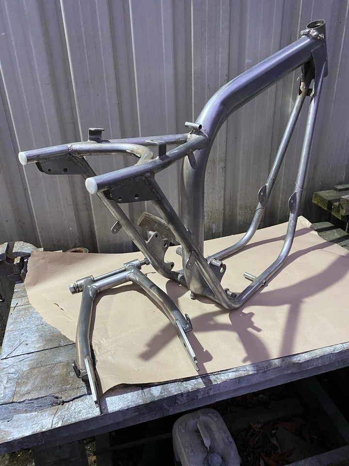 Trackmaster / Star racer Flat track Frame to suit Triumph unit 650 ...