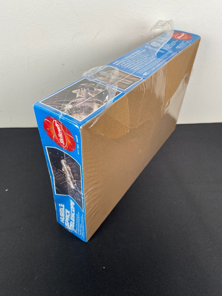 Vtg 1995 Skilcraft Hubble Space Telescope 1/72 Snap-Tite Model Kit READ ...