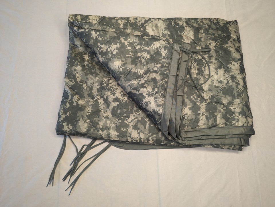 US Military Army ACU Digital Wet Weather PONCHO LINER Woobie Blanket ...