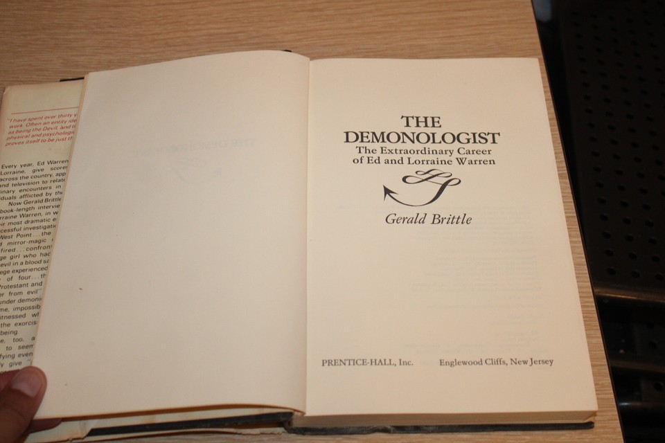 The Demonologist : The Extraordinary Career of Ed and Lorraine Warren ...
