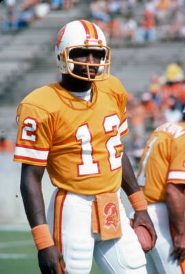 Doug Williams of the Tampa Bay Buccaneers 1980's NFL Photo | eBay