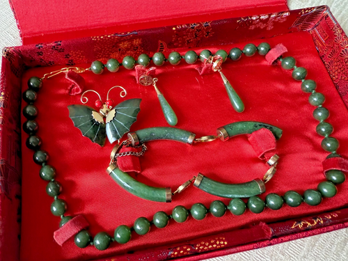 NWOT Vintage Jade Dynasty Collection Set Necklace Earrings Bracelet ...