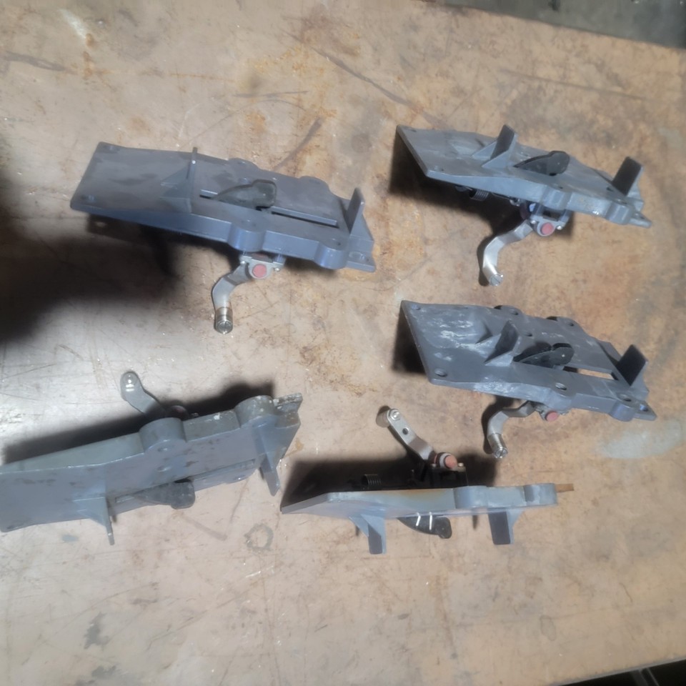 5 - MISC USED FISHER DVC6200 MOUNTING KIT 2052, 1051, 1061, 1052, V150 ...