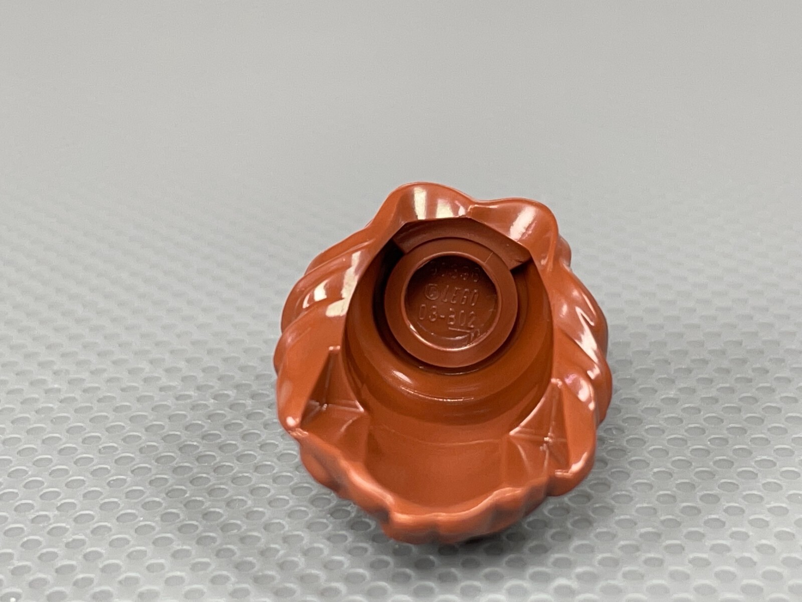 LEGO Minifigure Reddish Brown Female hair Mid-Length Wavy with Center ...