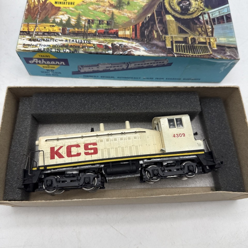 Athearn SW7 Kansas City Southern Cow #4309 Locomotive HO Scale Train ...