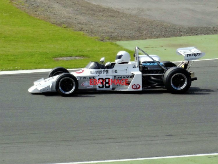 PHOTO JAMES CLARIDGE IN HIS BRABHAM BT38 AT VILLAGE ON HIS WAY TO 9TH ...