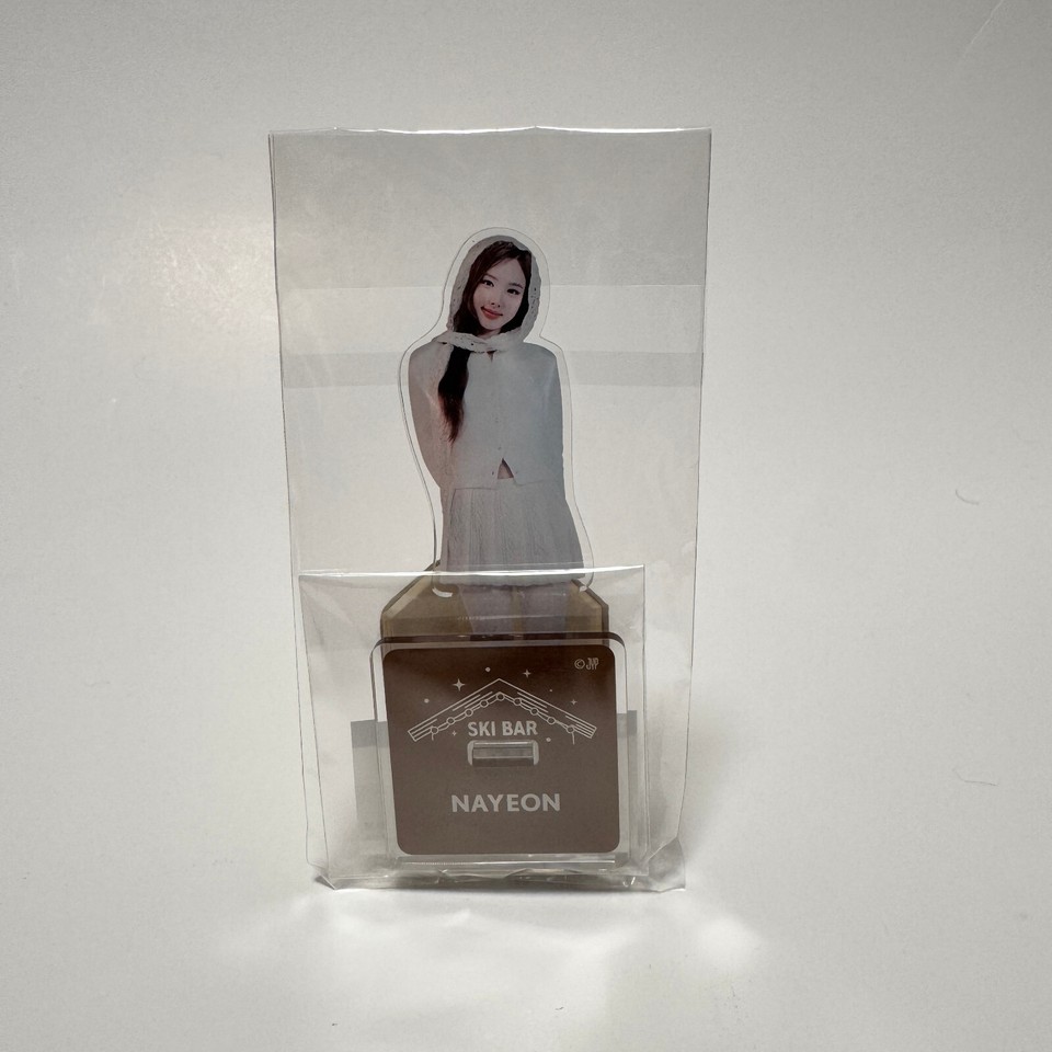 ACRYLIC STAND TWICE JYP JAPAN POPUP STORE 2024 Ski Bar - All Members ...