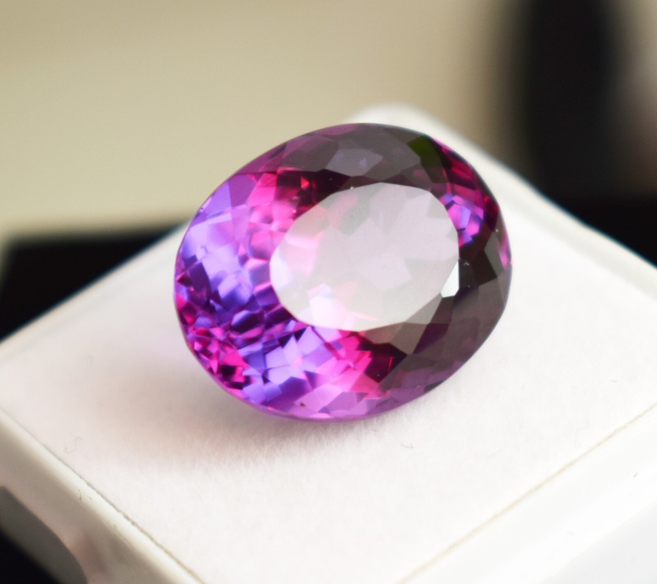 Natural Oval Cut 20.00 Ct Flawless Russian Color Changing Alexandrite ...