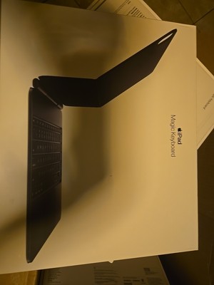 OPEN BOX - Apple Magic Keyboard Case iPad Pro 13-inch M4 - Black A2974 ...