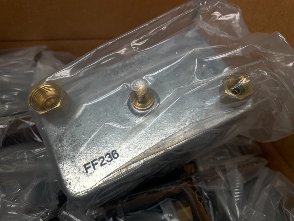 GENUINE FLEETGUARD FF236 Fuel Filter for WIX 33063, 1492513, BF806 ...