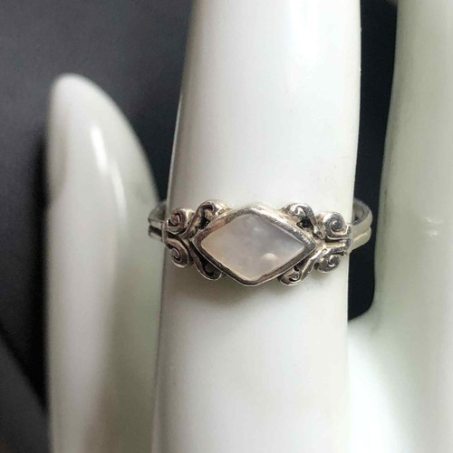 6920 Vintage Sterling Signed CW 925 Mother of pearl ring Sz 7.5 (1.8g ...