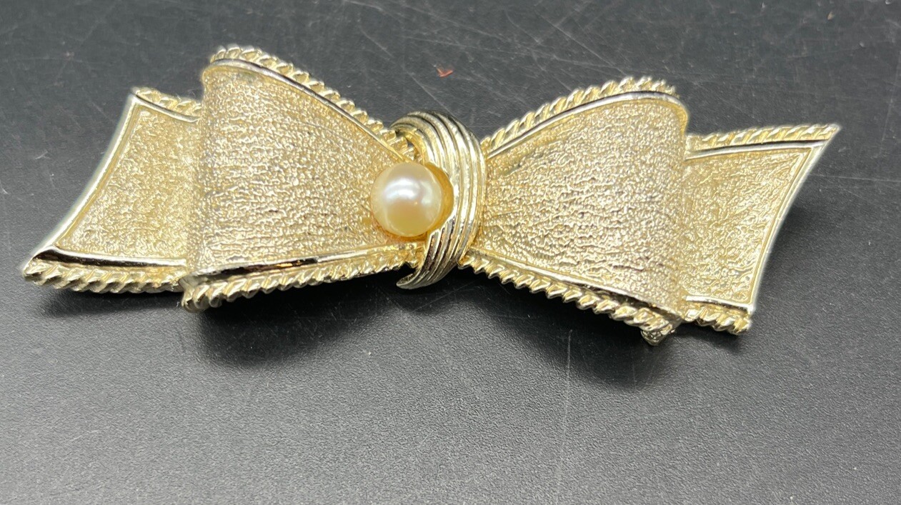 Boucher Brooch Pin Signed Marboux Brushed Silver Tone & Faux Pearl ...