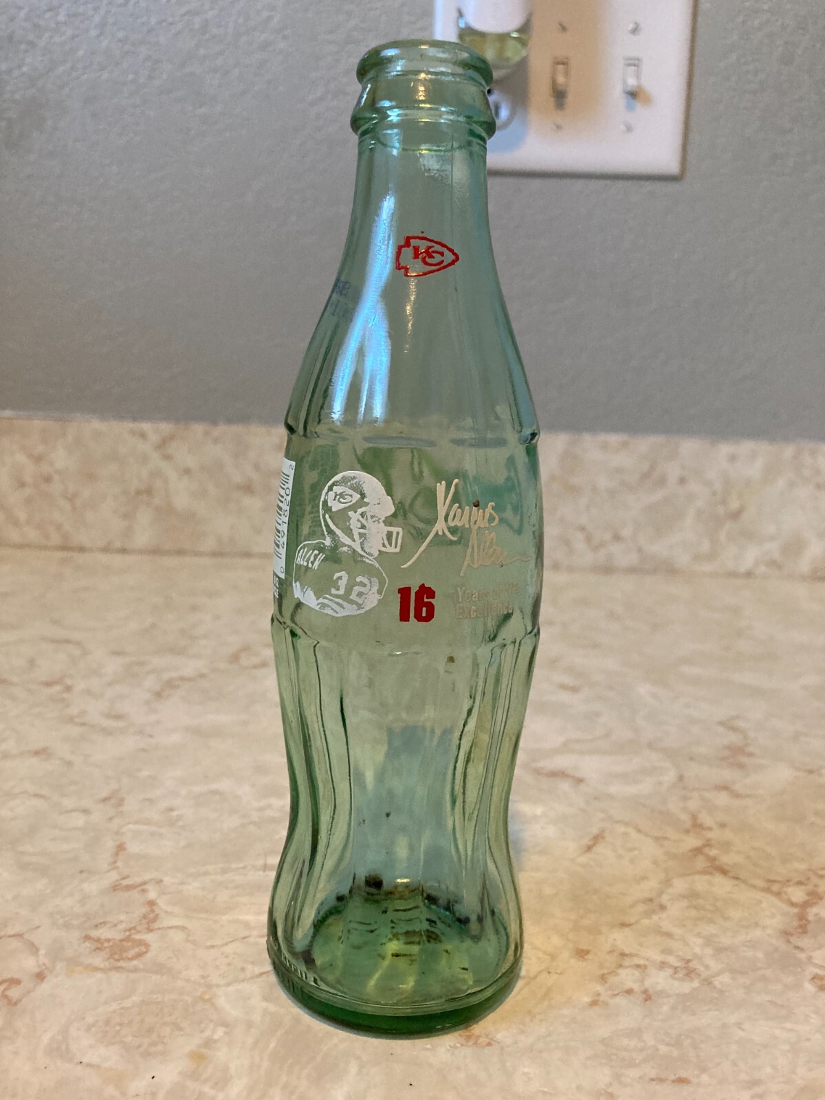 1996 COLLECTIBLE Coca-Cola KC Chiefs 16 Years NFL Marcus Allen 8 oz ...