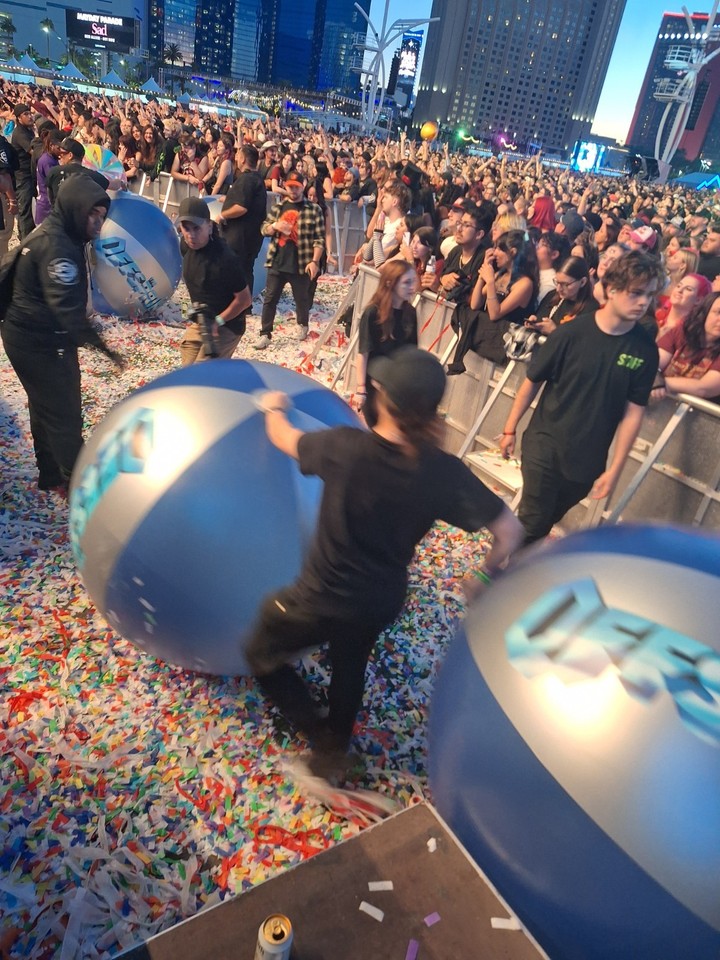 2025 The Offspring Supercharged Worldwide Tour Concert Used Beach Ball ...
