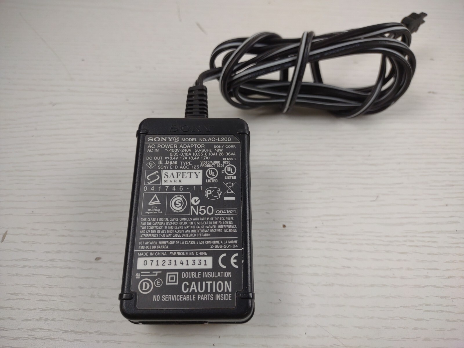 Sony AC-L200B OEM Genuine AC Power Adapter 8.4V 1.7A Used | eBay