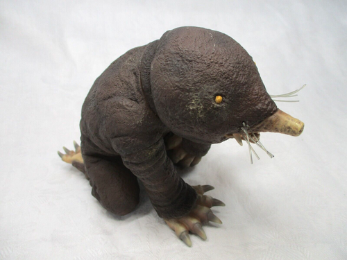 X-PLUS ULTRA Q Tsuburaya Mogura Monster MONGLER Mole Kaiju 8.66" Long ...