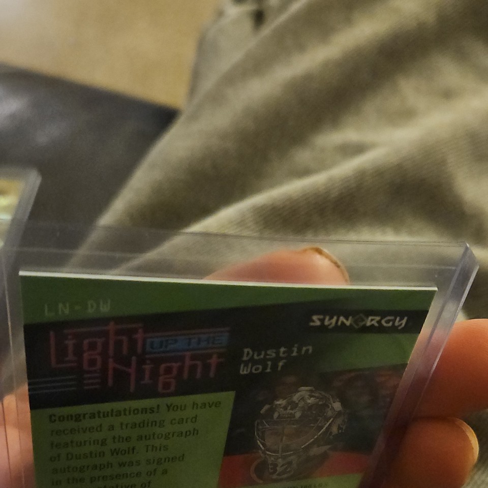2023/24 Upper Deck Synergy Light Up the Night Green Dustin Wolf Calgary ...