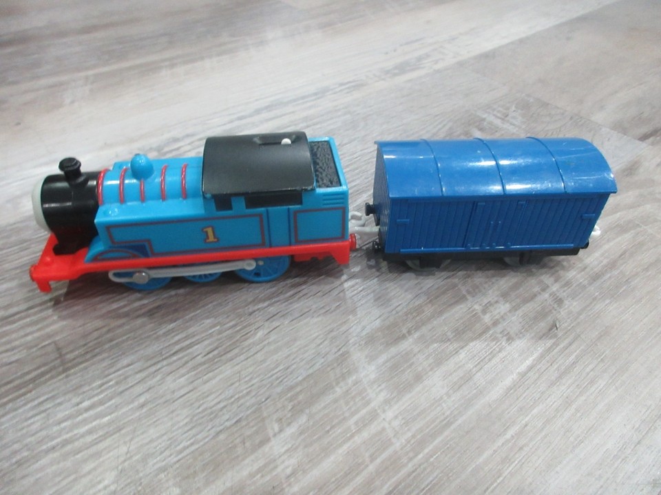 Thomas &Friends Trackmaster Motorized Railway Thomas Blue Engine 2009 ...