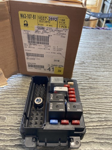 NOS ORIGINAL GM 10372892 CHEVY MALIBU MAIN WIRING JUNCTION & FUSE BLOCK ...