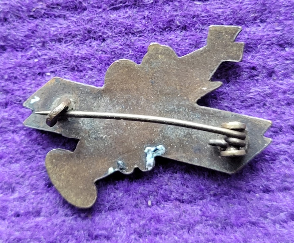 ENAMEL BI-PLANE AERO FLYING ANIMATED CHARACTER PILOTS PIN BROOCH BADGE ...