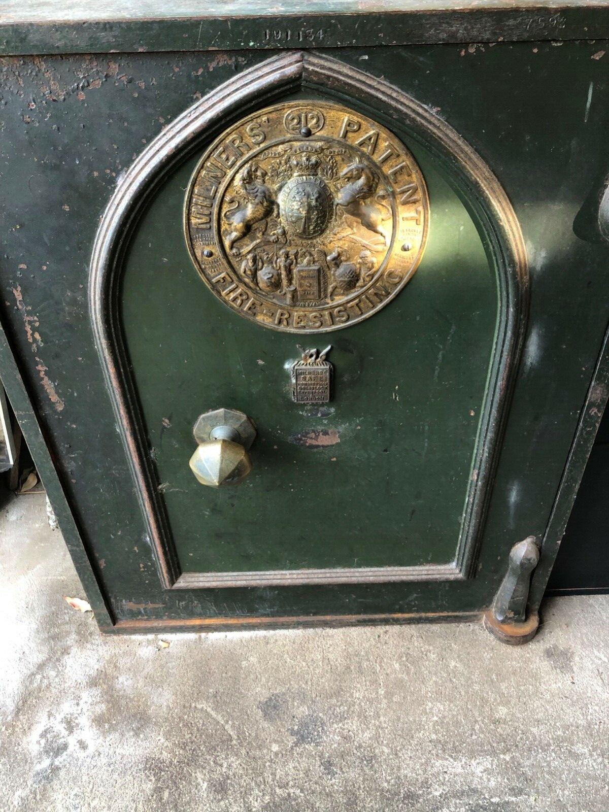 Safe Milners 212 patent fire resisting Old safe size W 62 H 77 D 66 ...